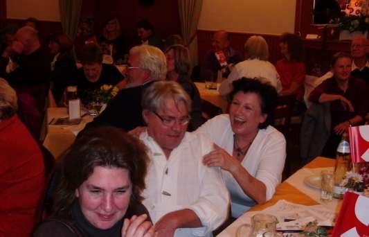 Moderiert wurde die Außensendung im Sternbräu in der Griesgasse in ...